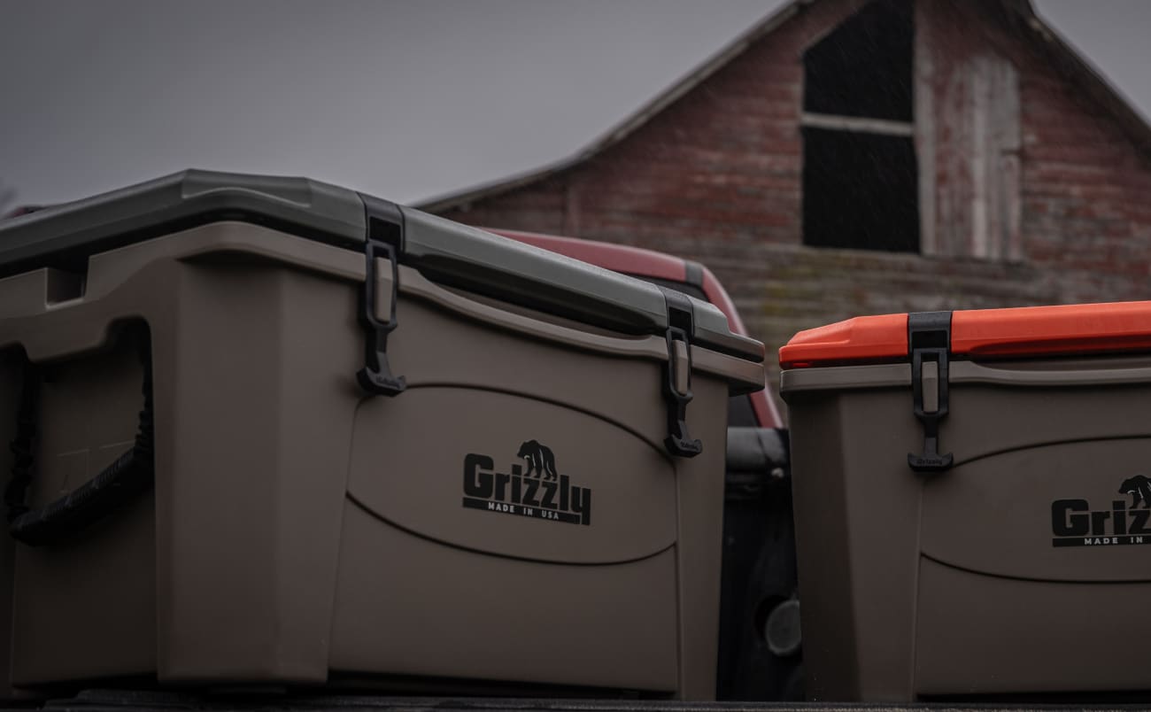 Whitetail & Lunar Green – Grizzly Coolers